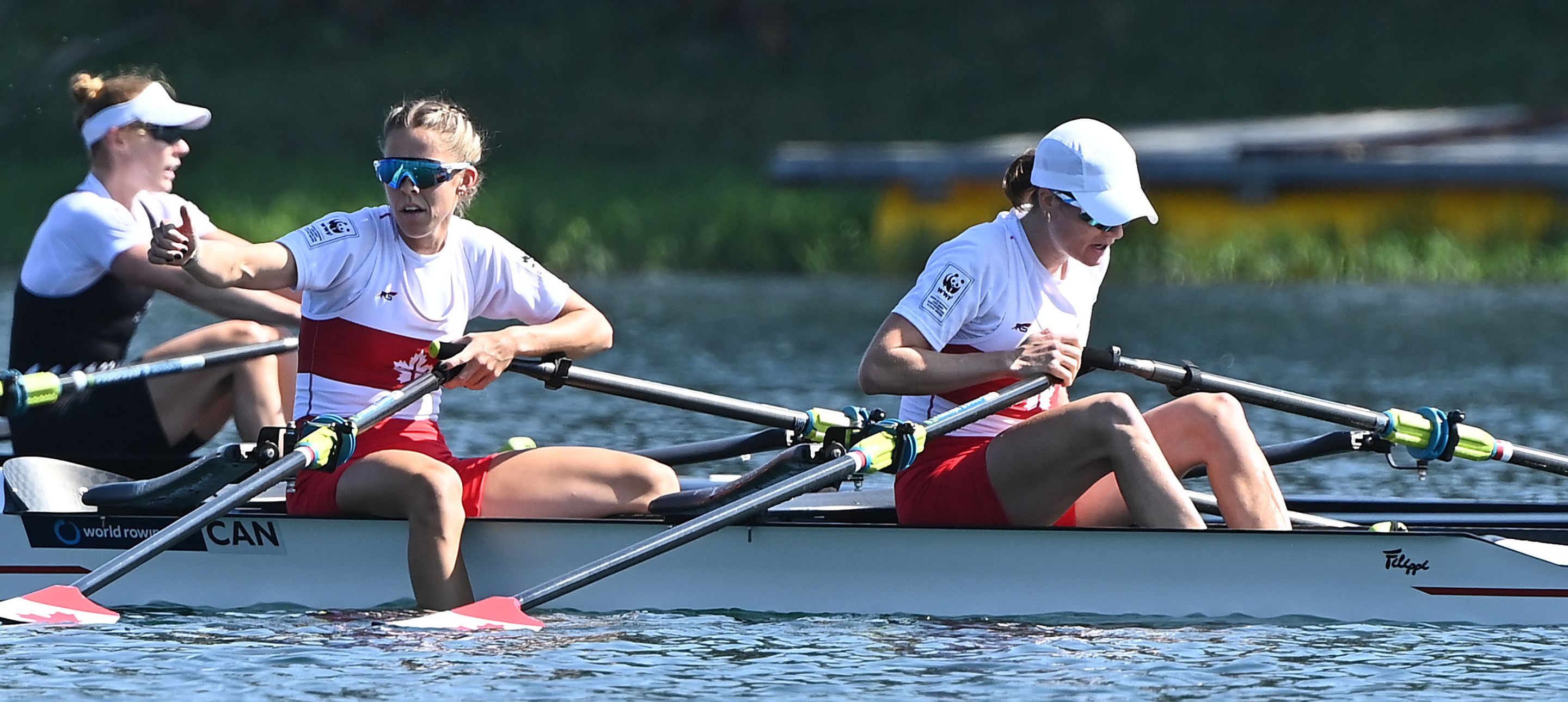 Le deux de couple poids léger féminin du Canada quatrième aux ...